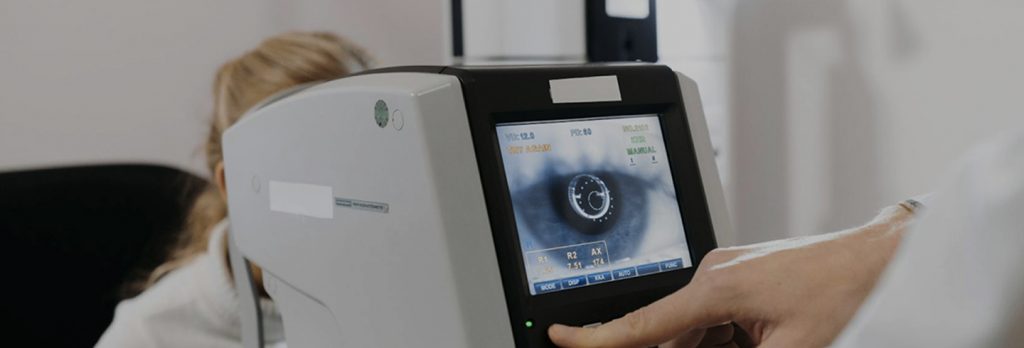 Clínica Eyecos - Cambio del color de los ojos mediante láser